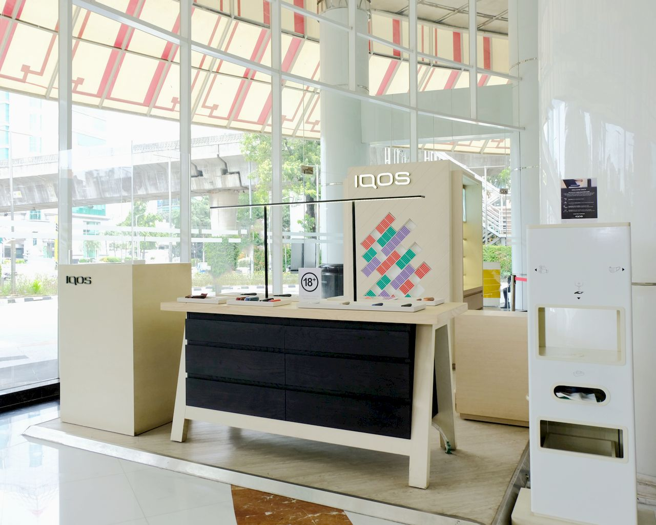 IQOS Store Pasaraya Blok M | Pasaraya Blok M, Jl. Iskandarsyah II, RT.3 ...